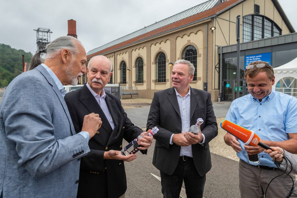 Übergabe Original-Grubenwasser an Vertreter der RAG – IGAB-Saar